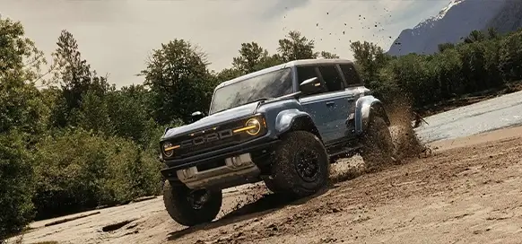 Ford Bronco Review | Features, Trims & Off-Road Capabilities