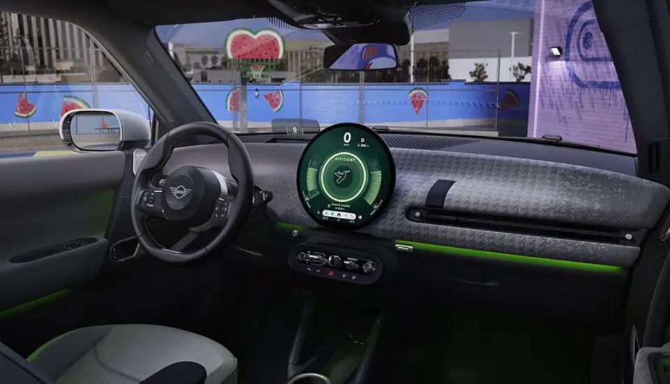 MINI Reveals New Infotainment System With OLED Display and 9OS