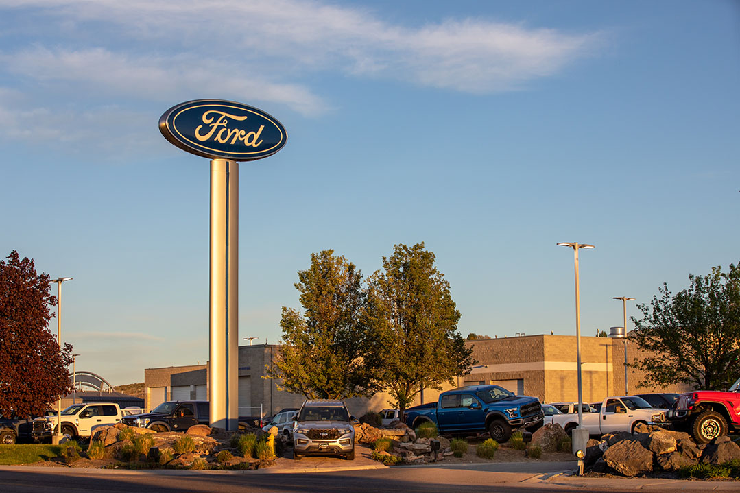 Ford Dealership near Ontario