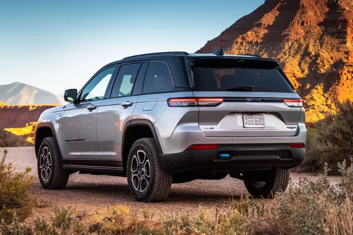 2025 Jeep Grand Cherokee 4x4 Trailhawk 4xe Carb State Package 4dr SUV Specs & Review