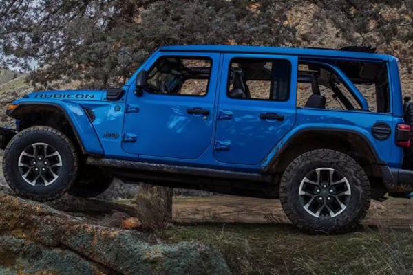 2025 Jeep Wrangler Features & Specs | Research, Compare & Review