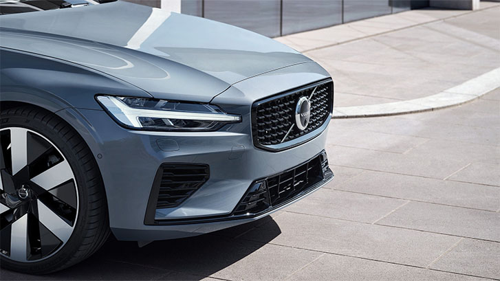 Detailed 2024 Volvo S60 Recharge eAWD T8 Core Dark Theme 4dr Sedan Specifications & Features