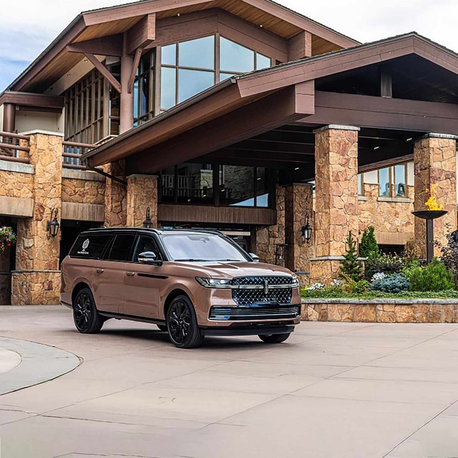 2026 Lincoln Nautilus Hybrid | Specs, Trims, and MPG