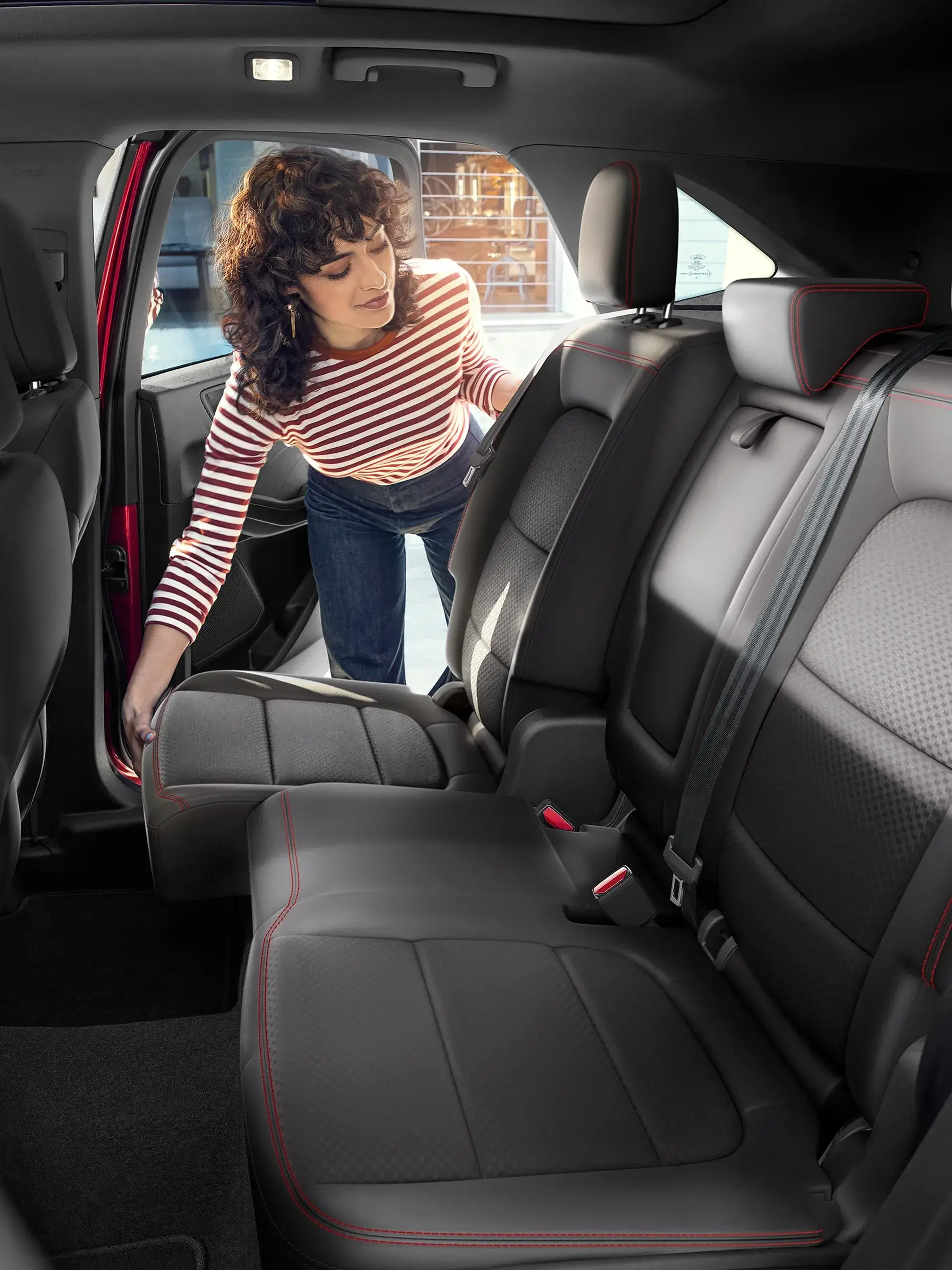 Inside the 2025 Ford Escape Plug-In Hybrid – Specs, Style & More!