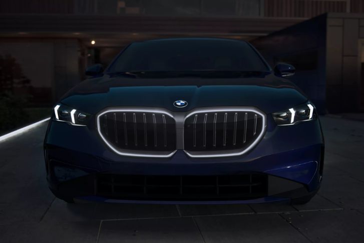 2026 BMW 5 Series 530i 4dr Sedan Specs & Review