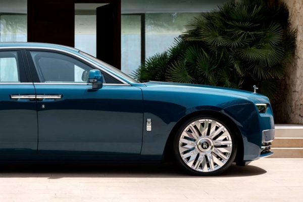 2025 Rolls-Royce Ghost Overview | All Specs & Features