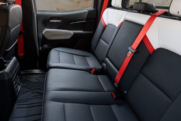 Detailed 2026 GMC Canyon 4x2 Elevation 4dr Crew Cab 5 ft. SB Specs ...