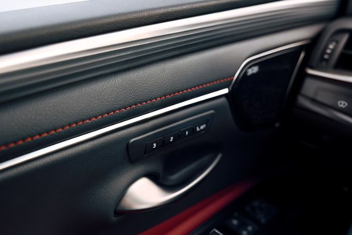 2025 Lexus ES 300h Review | Specs, Features & Prices