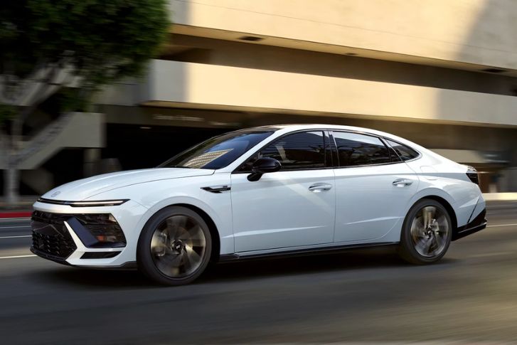 2025 Hyundai SONATA SE 4dr Sedan Specifications | Compare Key Features