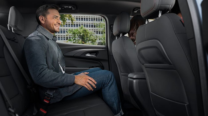 2025 Chevrolet Trailblazer LS 4dr SUV Specs & Review