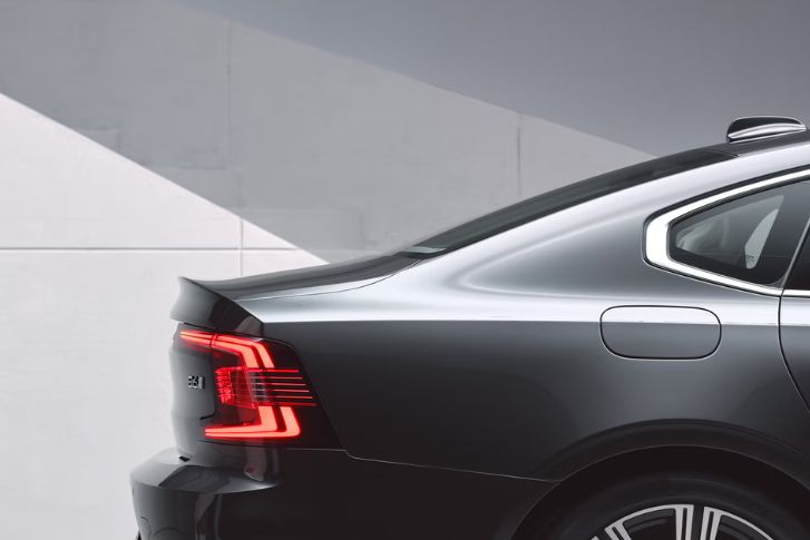 2025 Volvo S90 AWD B6 Plus 4dr Sedan | Specs, Features & Price