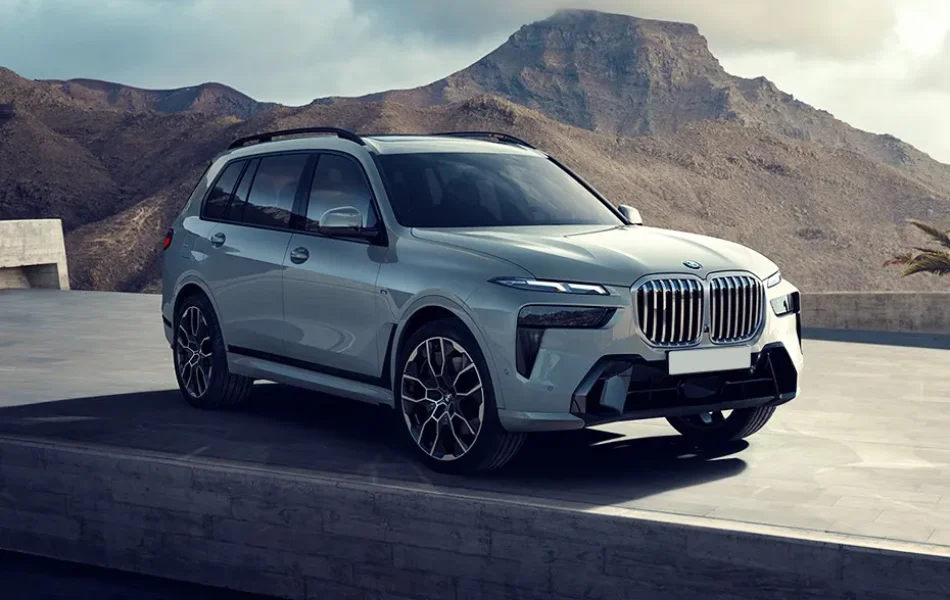 Compare 2025 BMW X7 Trims and Features