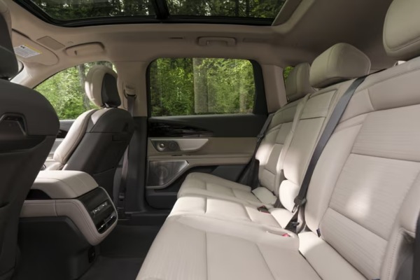 2026 Lincoln Nautilus Features & Specs | Usedcarsforsale.com