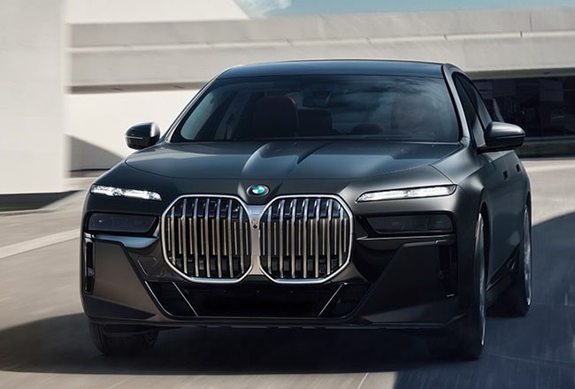 2025 BMW 7 Series Guide | Features & Specs
