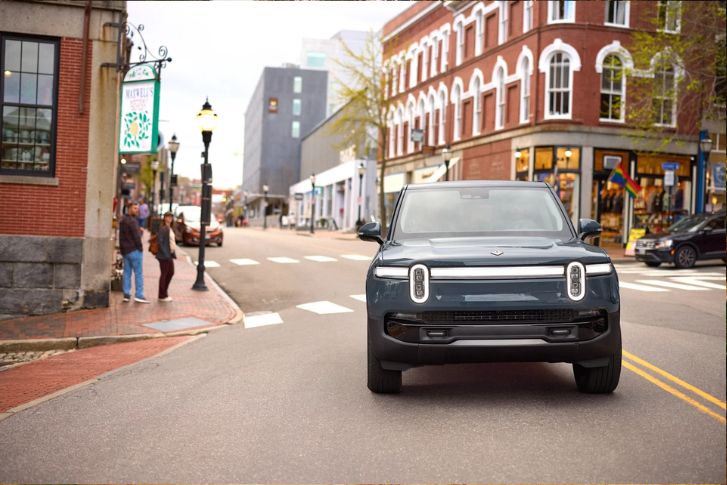 2025 Rivian R1S Specs, Review, Pricing & Photos