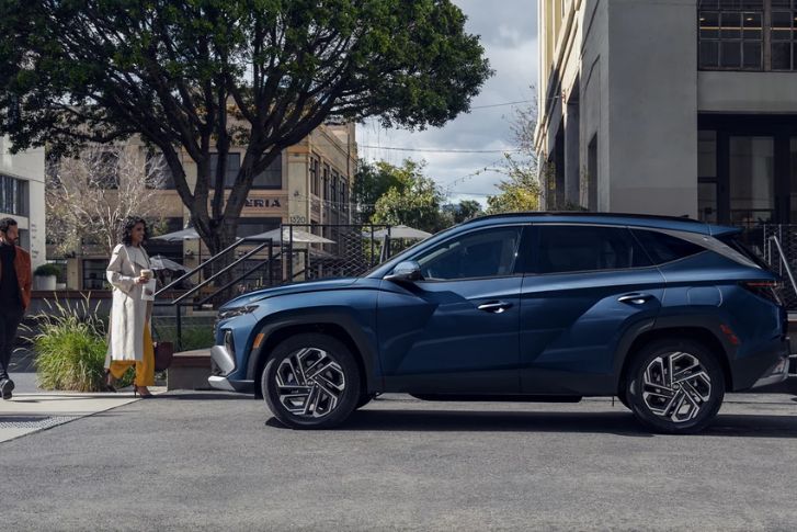2025 Hyundai TUCSON SE 4dr SUV Specifications | Compare Key Features