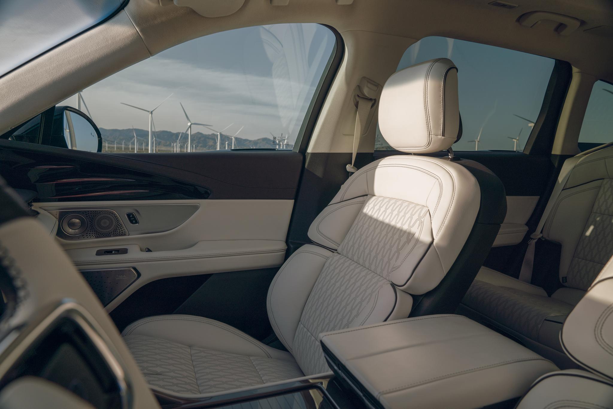 2026 Lincoln Nautilus Hybrid | Specs, Trims, and MPG