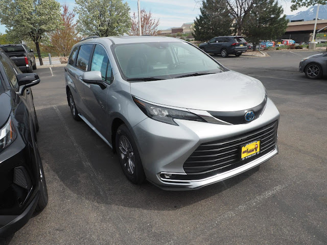 New 2024 Toyota Sienna at $46265
