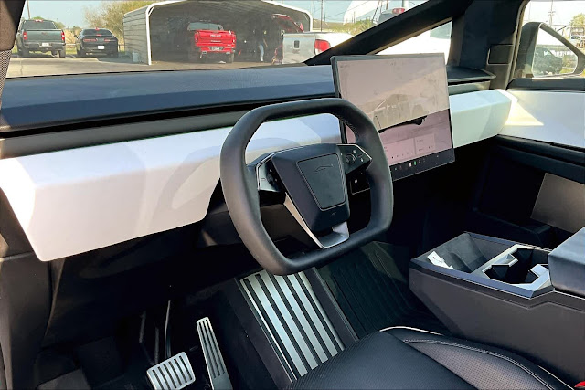 Used 2024 Tesla Cybertruck Base for sale in Robstown at $71600 ...